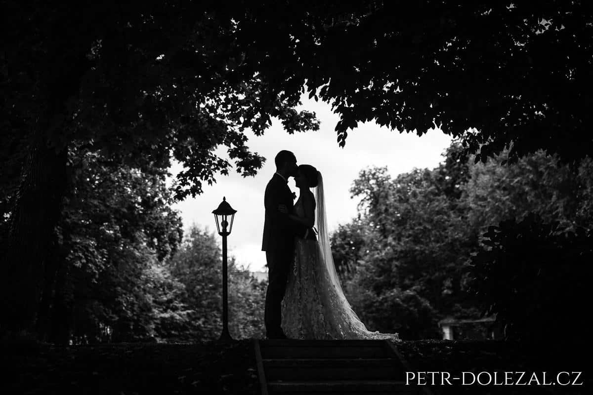 Chateau Trnová – svatba očima svatebního fotografa - Petr Doležal